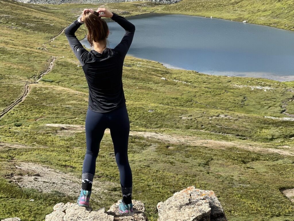 Base Layers Vs. Thermals: Differences & Which to Choose - Chasing Summits