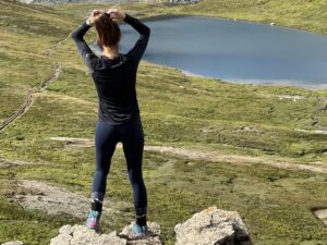 Base Layers Vs. Thermals: Differences & Which to Choose - Chasing Summits