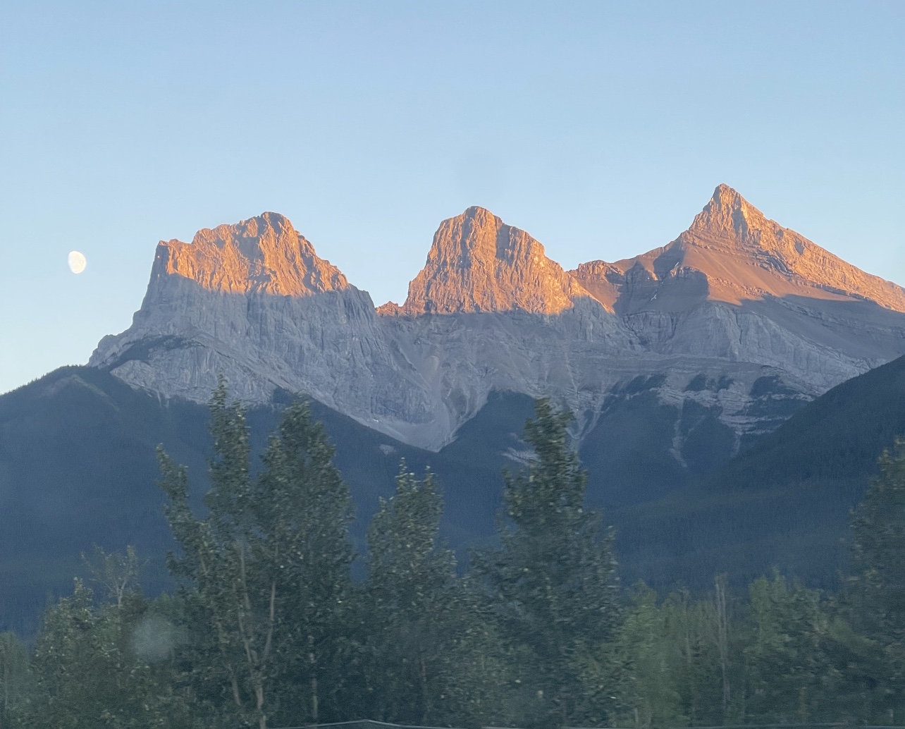 Middle Sister Hike Canmore (Complete Beginner’s Guide) - Chasing Summits